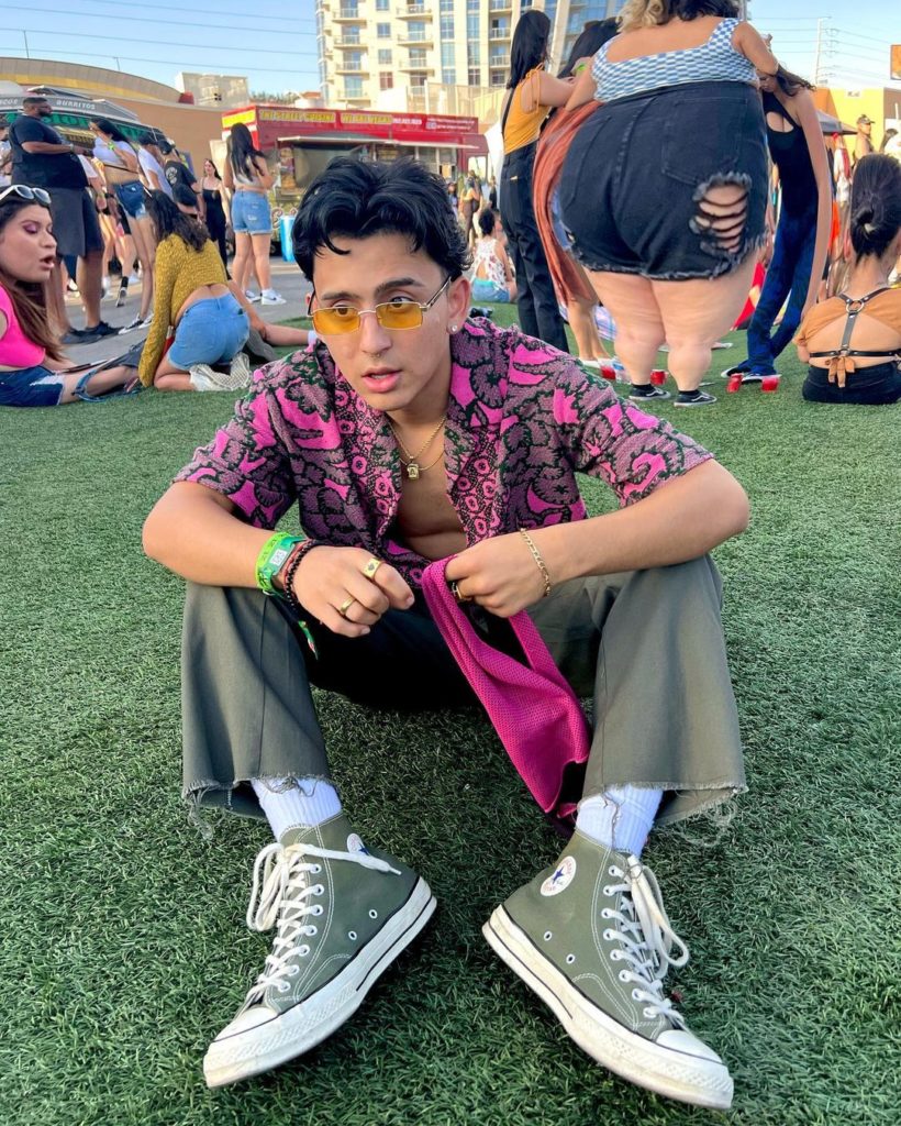 How Old Is Youtuber Blesiv: Here's What We Know - Pop Creep